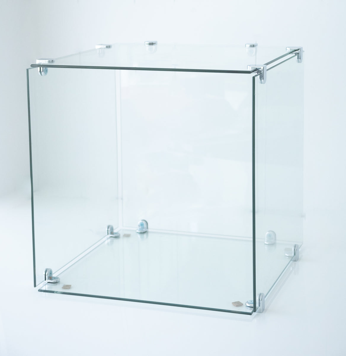 Customizable Glass Display Cubes – Display Cabinets